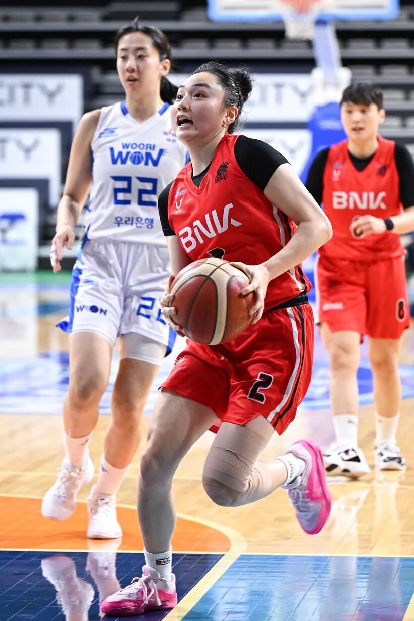 [퓨처스리그] 17점 차 리드를 따라 잡힌 BNK, 4쿼터 집중력 살아나며 진땀승